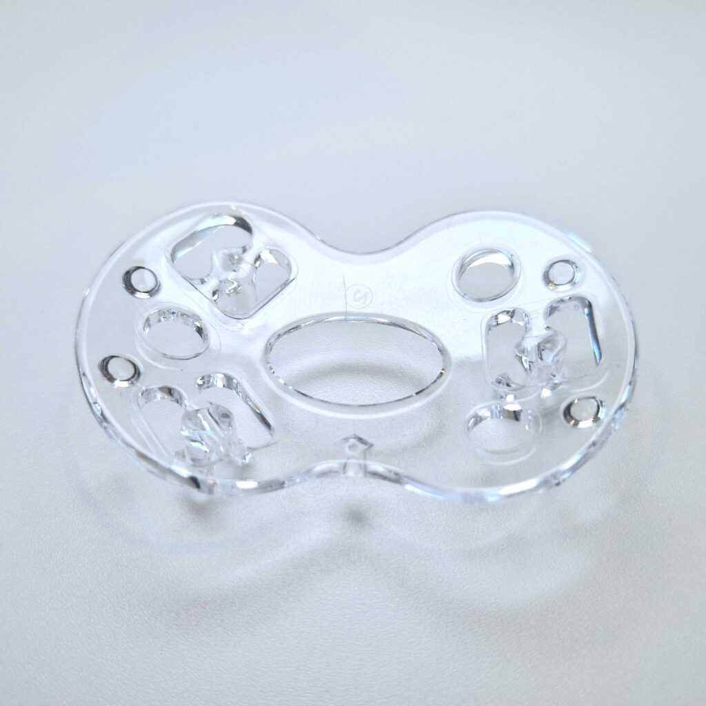 Arrêter la tétine grâce à Clipp et sa collerette transparente